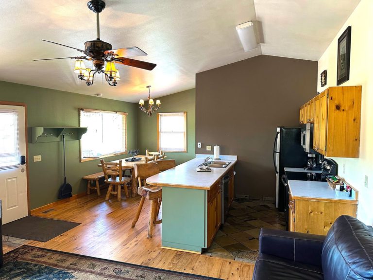 Lazy R Cottages - Log Cabins in Estes Park