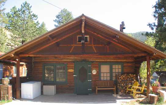 Raymond Store & Cabins - Colorado Cabins near RMNP